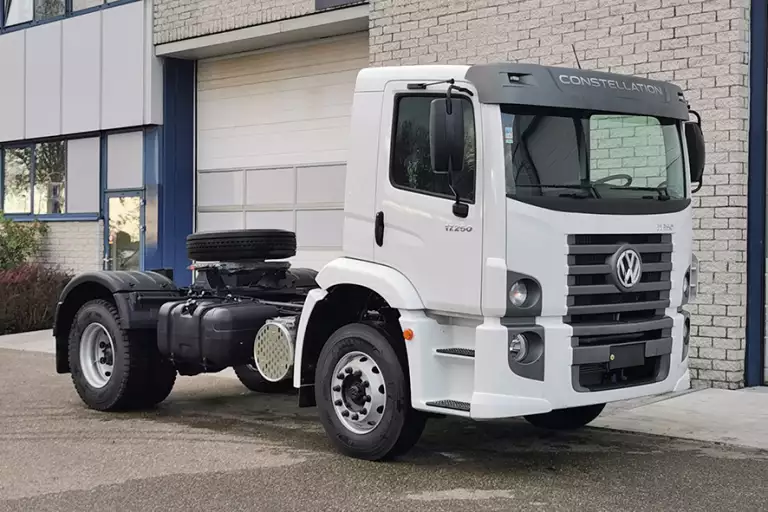 Volkswagen Constellation 17.250 BB SA 4x2 Tractor Head for sale ...